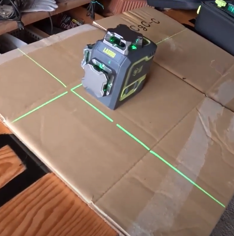 How to Use a Laser Level for Perfectly Straight Lines – LasGoo Tools